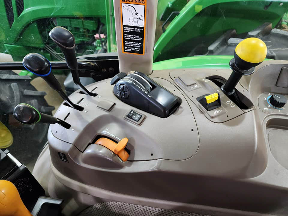 LIKE NEW – LOW HOUR 2018 John Deere 5090M 90hp Utility Tractor, Loader ...