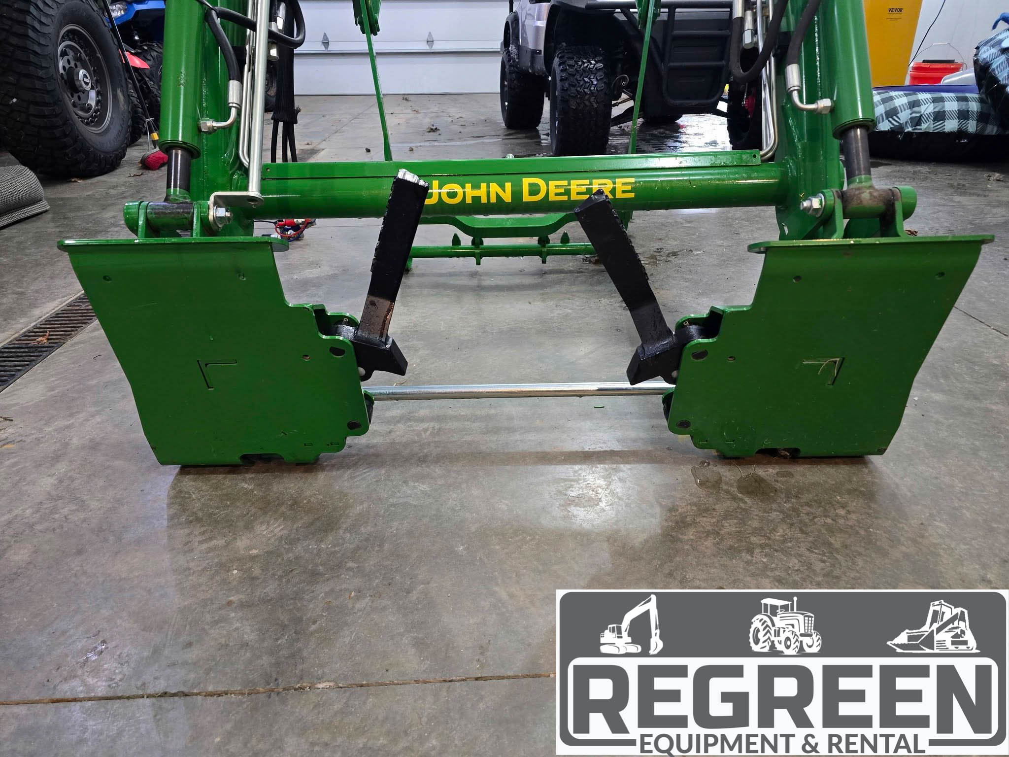 NEW - John Deere Skid Steer Carrier Attachment - ReGreen Equipment and ...
